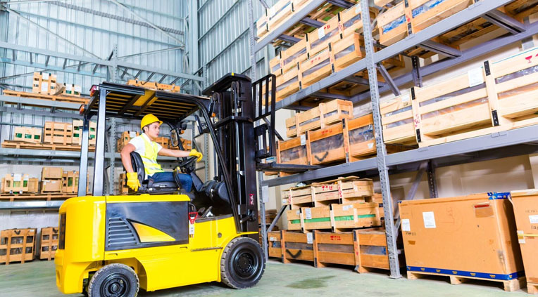 Plant and Vehicle Marshaller | Health & Safety Courses | Groundforce ...
